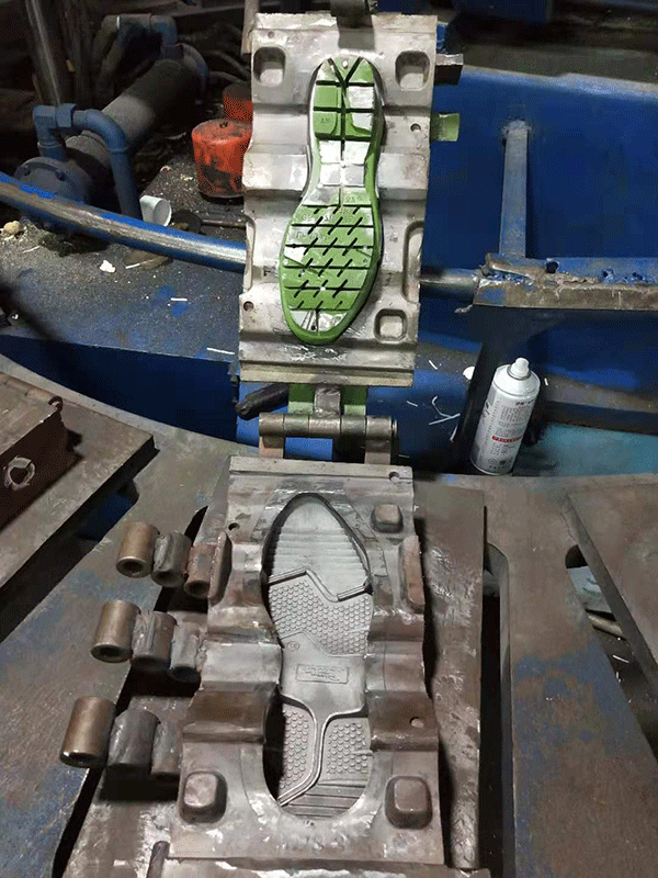PU Sole Mould in factory (PUM140210-1) - solemouldmaking